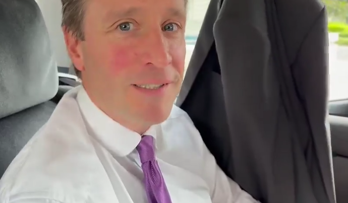 🎥 Remon Vos reporting live from Hong Kong with Bert Hesselink and ...